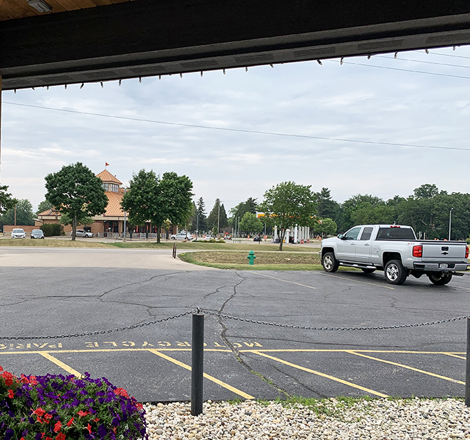 Ample parking means the hardest part of your visit is deciding what to order, not where to leave your car.