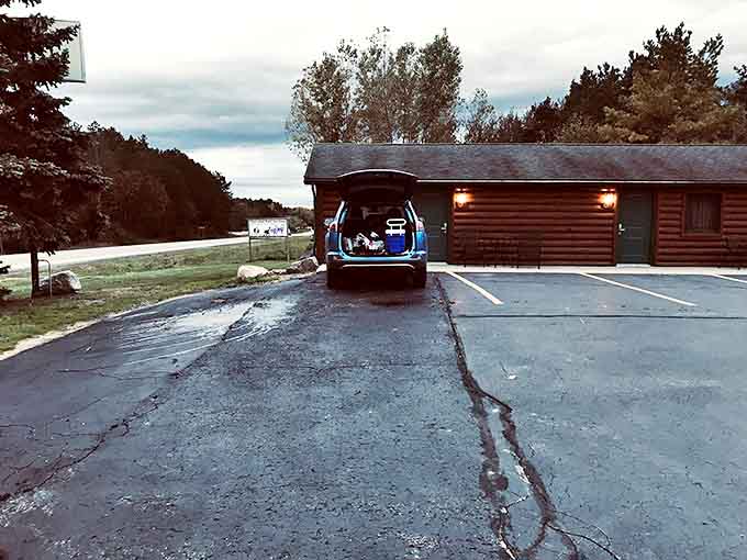 Parking: Even arrival feels special at the Himelhoch, where cabin accommodations complement the main house with rustic-chic charm.
