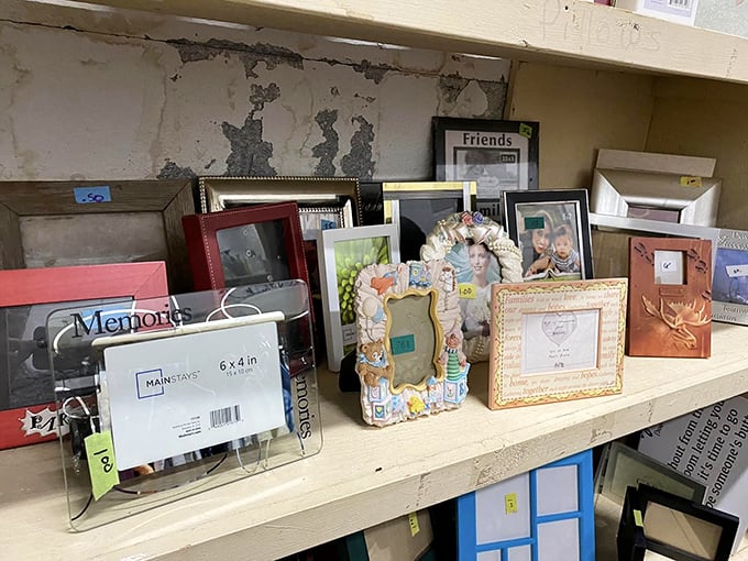 Picture frames waiting for new memories &ndash; or keep the strangers inside and invent elaborate backstories for them.