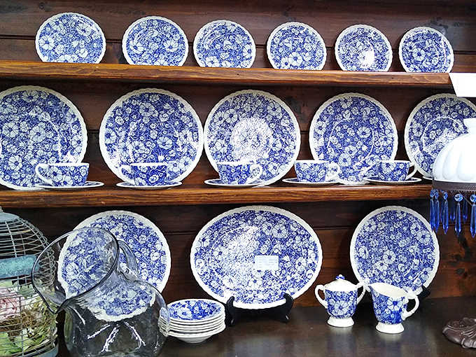 The sidewalk sign promises breakfast and lunch daily from 7am-3pm, a beacon of hope for the hungry wandering Tremont's streets.