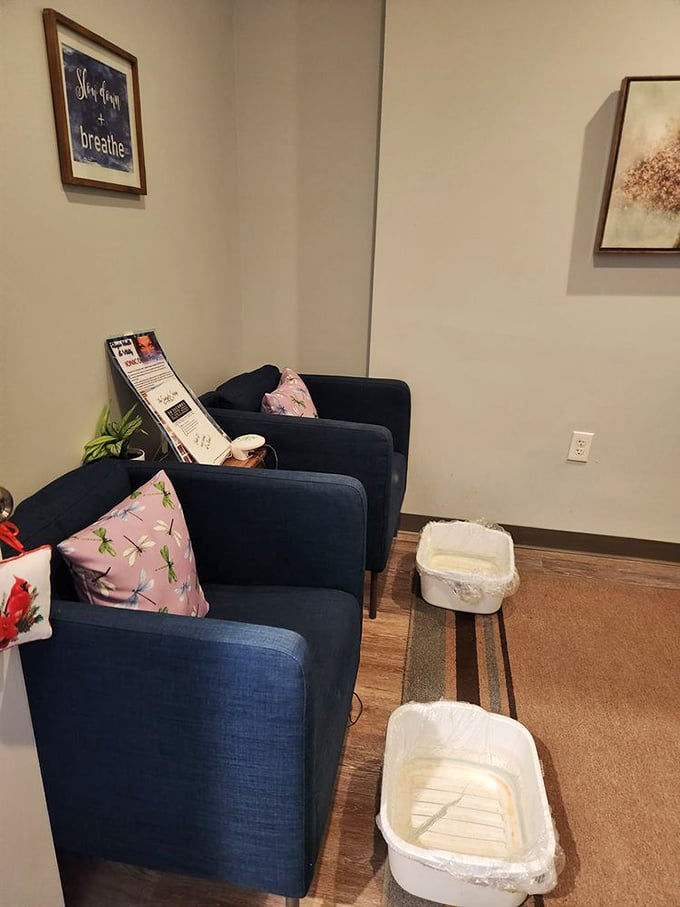 These foot spa chairs offer pedicure services that combine beauty treatments with the therapeutic benefits of the salt cave environment.