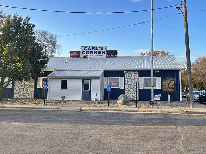 The unassuming exterior hides the pickle paradise within, proving you should never judge a restaurant by its siding.