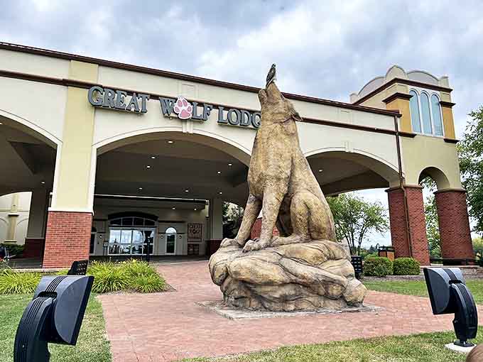 A howling wolf statue guards the entrance to this indoor paradise, welcoming road-weary travelers to a wilderness-themed escape from everyday life.