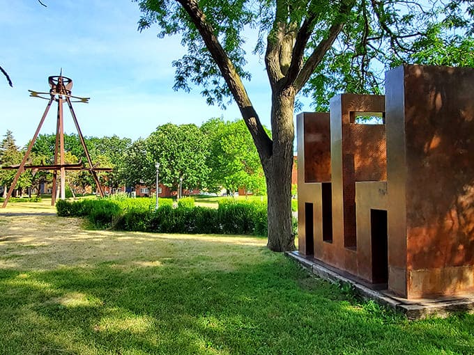 Abstract metal sculptures create an artistic playground in this urban oasis. Who says art belongs only in museums?