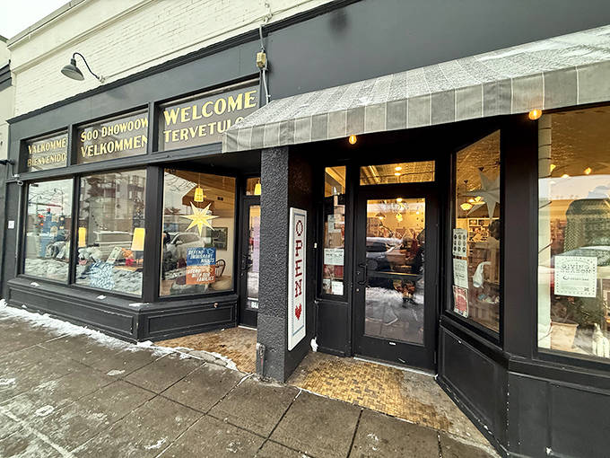 Velkommen indeed! The entrance speaks multiple languages of hospitality, a doorway between Minneapolis and Scandinavia.