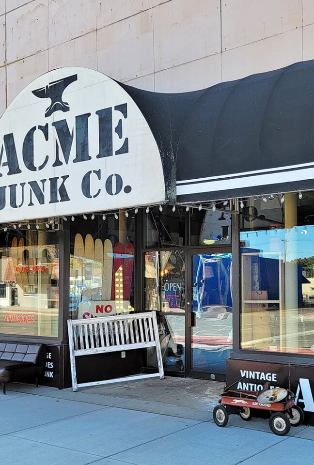 This Massive Junk Store In Wisconsin Is Like A Smithsonian Museum With ...