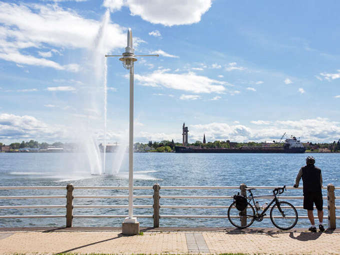Waterfront area: Stroll along this picturesque promenade where locals gather to watch ships pass and fountains dance against the backdrop of international waters.