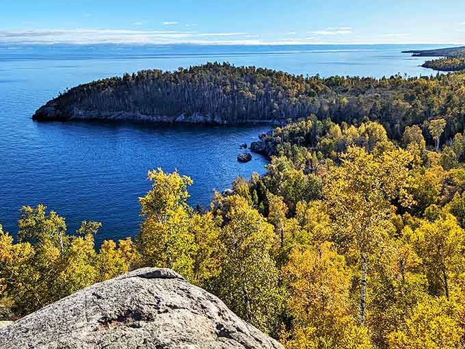 Dramatic bluffs rise majestically above the river valley, offering three-state views that make you feel on top of the world.