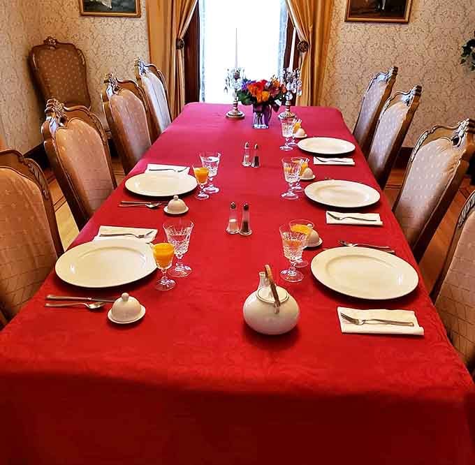 Breakfast becomes a grand occasion at this table &ndash; suddenly your scrambled eggs deserve proper posture and your best anecdotes.