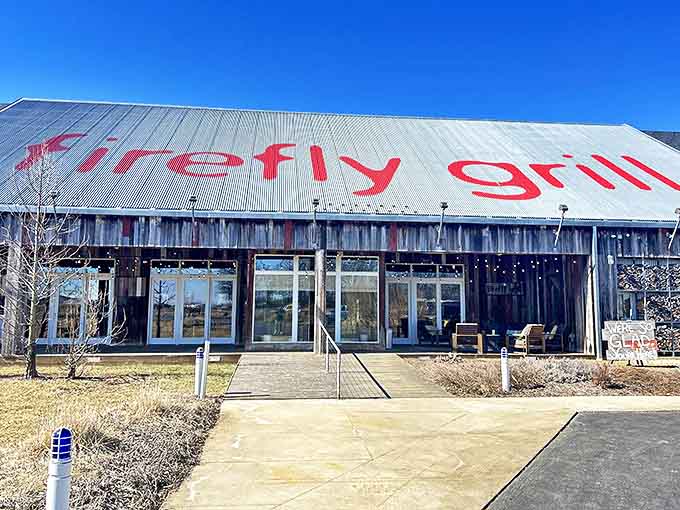 Firefly Grill: This barn-inspired restaurant with its distinctive red roof serves farm-to-table cuisine that would make big-city chefs jealous.
