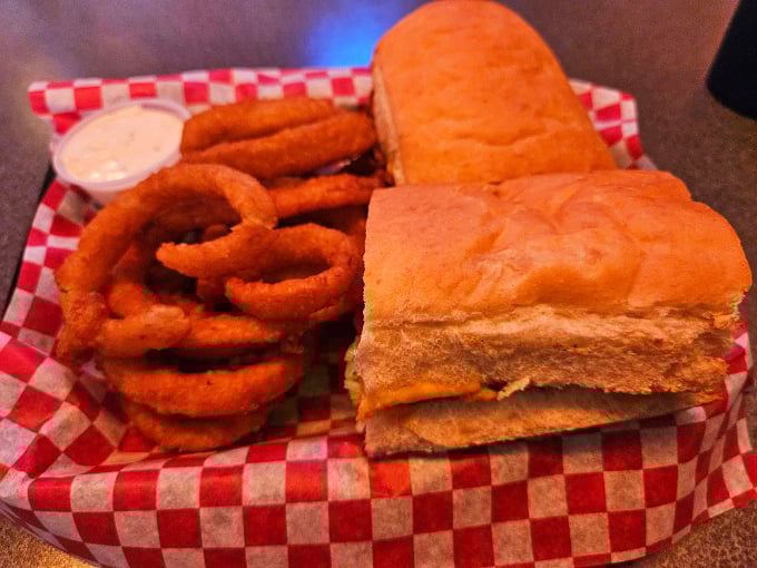 This sandwich and onion rings combo isn't trying to reinvent the wheel &ndash; it's just making sure the wheel is perfectly crispy and utterly delicious.
