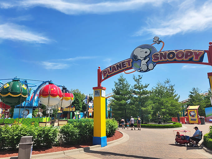 Planet Snoopy: Beagle-themed bliss awaits the younger crowd, where colorful rides and cheerful characters create pint-sized adventures with maximum smiles.