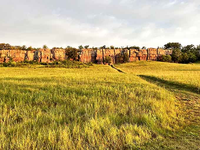 Mother Nature's color palette goes wild with these stunning red rock formations. Who needs Arizona when Minnesota delivers this kind of drama?