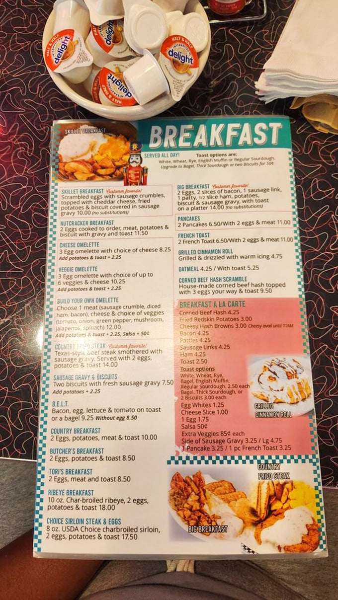 Breakfast served all day? Yes, please! The menu reads like a comfort food manifesto, with everything from country-fried steak to cinnamon rolls drizzled with warm icing.
