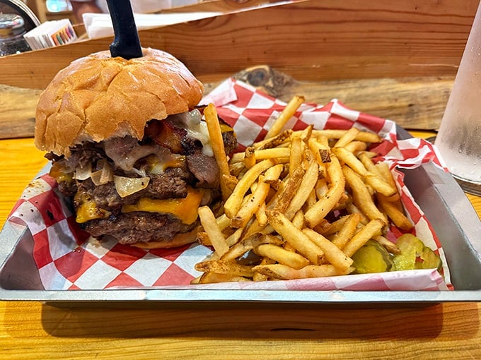 This Unassuming Restaurant Has Been Whipping Up The Best Burgers In ...