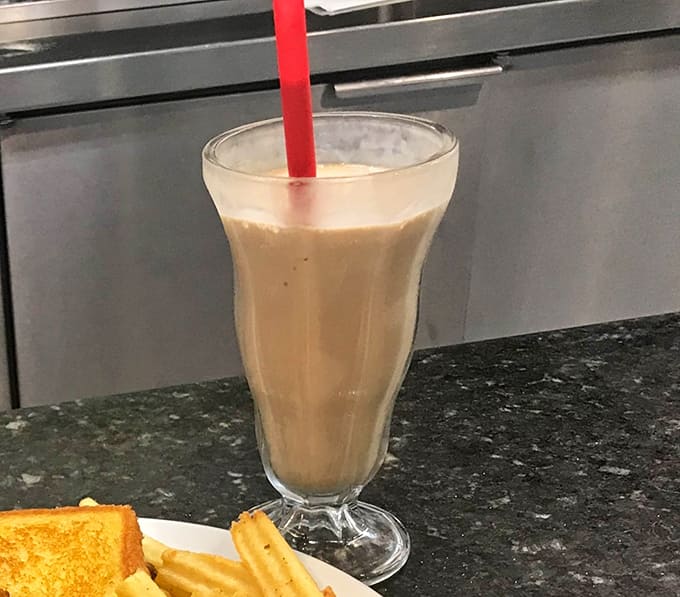A perfect harmony of crispy exterior and fluffy interior, this milkshake pairs beautifully with those legendary hash browns and sunny-side-up eggs.