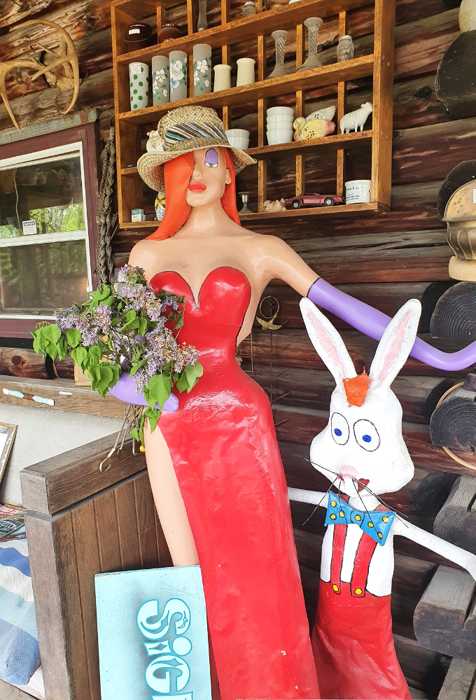 Jessica and Roger Rabbit take a break from Toontown, proving cartoon romance can survive even in the real world.