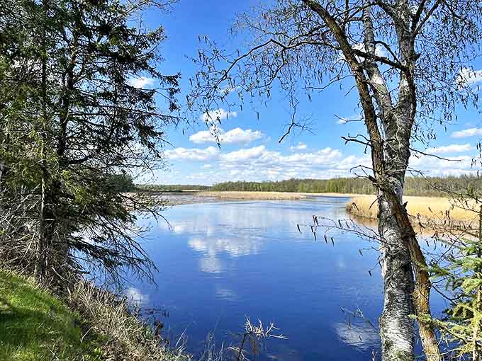 The Mississippi River shows its gentler side here, like a celebrity caught without makeup &ndash; still gorgeous, just more approachable.