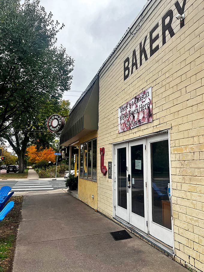 Mel-O-Glaze Bakery's simple exterior belies the sweet magic happening inside. This neighborhood institution has been glazing its way into hearts for decades.