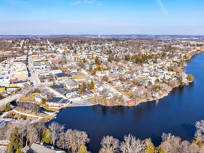 Plymouth's picturesque waterfront adds natural beauty to this already charming town &ndash; perfect for afternoon strolls.