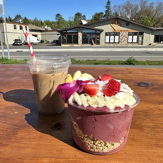 Lake Superior views and Shook smoothies – name a more perfect Grand Marais pairing. We'll wait.