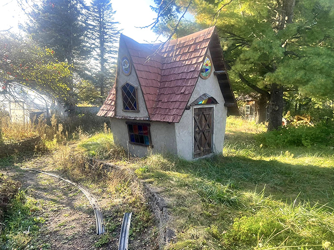 This pint-sized dwelling with its perfectly proportioned roof and windows might be small in stature but huge in charm.