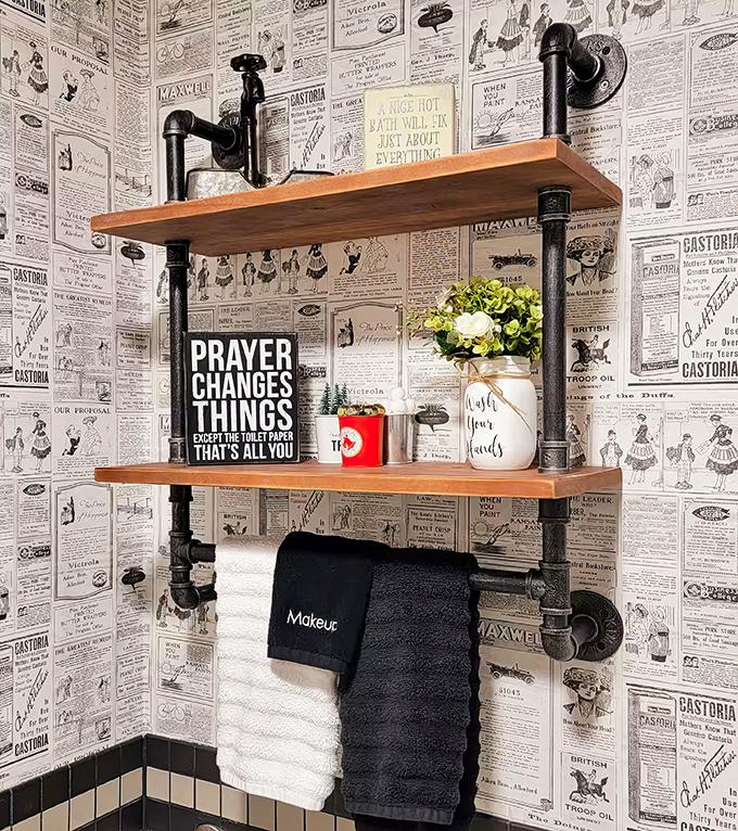 Who needs a spa when you've got this clawfoot tub? Vintage bathroom fixtures with thoroughly modern plumbing &ndash; the best of both worlds.