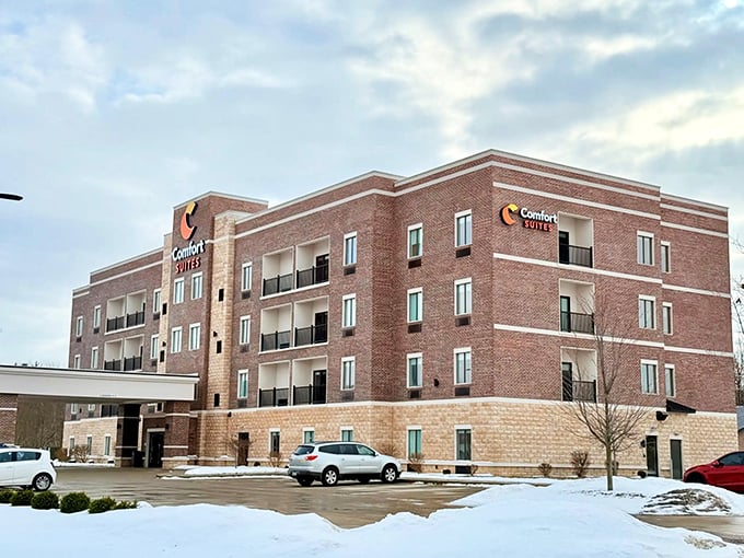 The Comfort Suites in Brunswick provides modern accommodations with that "just right" balance of comfort and convenience for Medina area explorers.