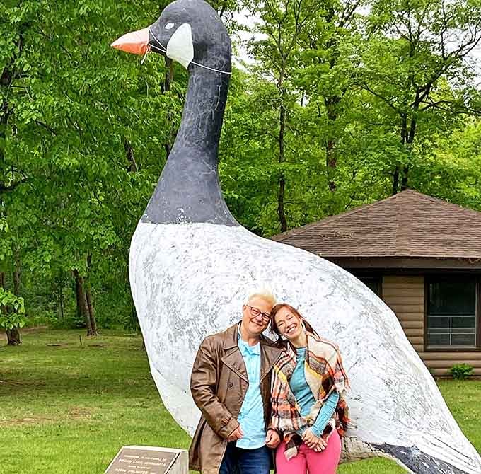 This oversized goose statue stands as testament to Minnesota's delightful blend of natural beauty and small-town whimsy.