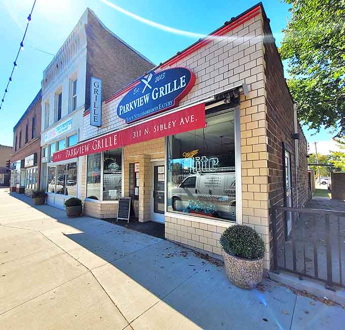 Parkview Grille's inviting storefront promises comfort food that satisfies the soul &ndash; the kind of place where calories don't count and everyone knows your order.