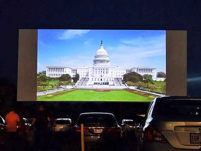 The U.S. Capitol building fills the massive screen, bringing larger-than-life imagery to this uniquely American viewing experience.