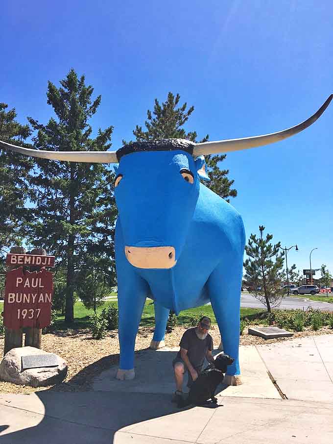 Babe's impressive horns span six feet tip-to-tip &ndash; perfect for catching satellite TV or intimidating other statues in the Midwest.
