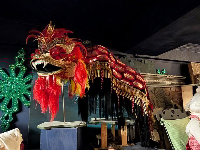 This magnificent Chinese dragon brings ancient Earth mythology into the cosmic realm &ndash; its fierce expression practically dares you to sink that putt.