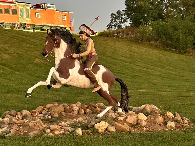 This galloping equestrian statue adds another layer of Americana to the eclectic collection of roadside curiosities.