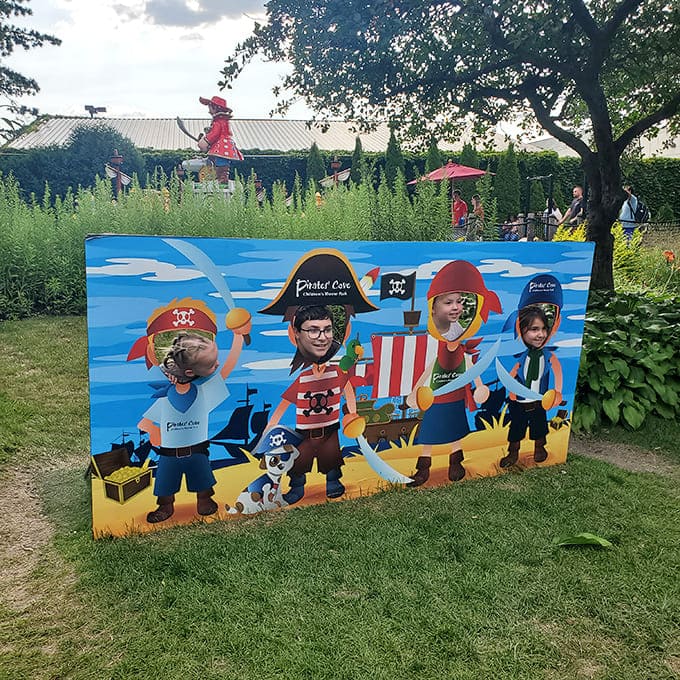 Strike a pose! This pirate-themed photo board transforms ordinary families into extraordinary swashbucklers – eye patches and attitude included.