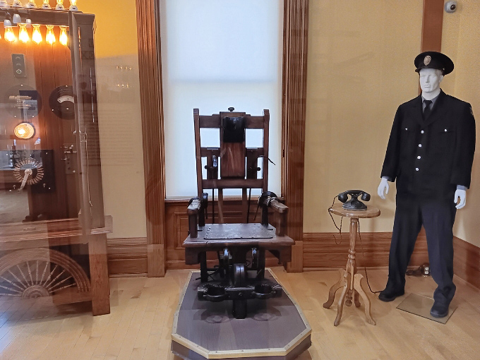 This haunting exhibit featuring the electric chair reminds visitors of the ultimate punishment that loomed over inmates during the prison's operation.