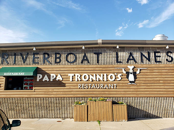 Papa Tronnio's at Riverboat Lanes combines two American passions &ndash; hearty food and bowling &ndash; where strikes and spares are celebrated with pizza perfection.