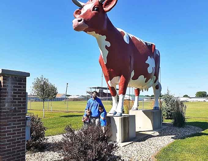 Dwarfing her human admirers, this colossal cow has become a must-stop photo opportunity for generations of Midwest travelers.