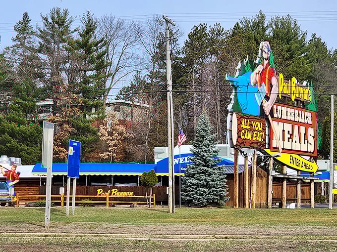 Folklore comes alive! The giant Paul Bunyan sign welcomes hungry travelers to this Wisconsin Dells institution serving lumberjack-sized meals.
