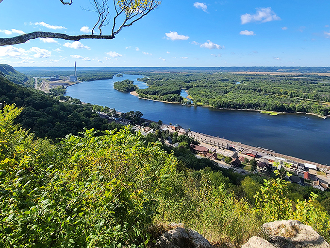 From this breathtaking overlook, the mighty Mississippi reveals its true grandeur &ndash; nature's stress reliever at work.