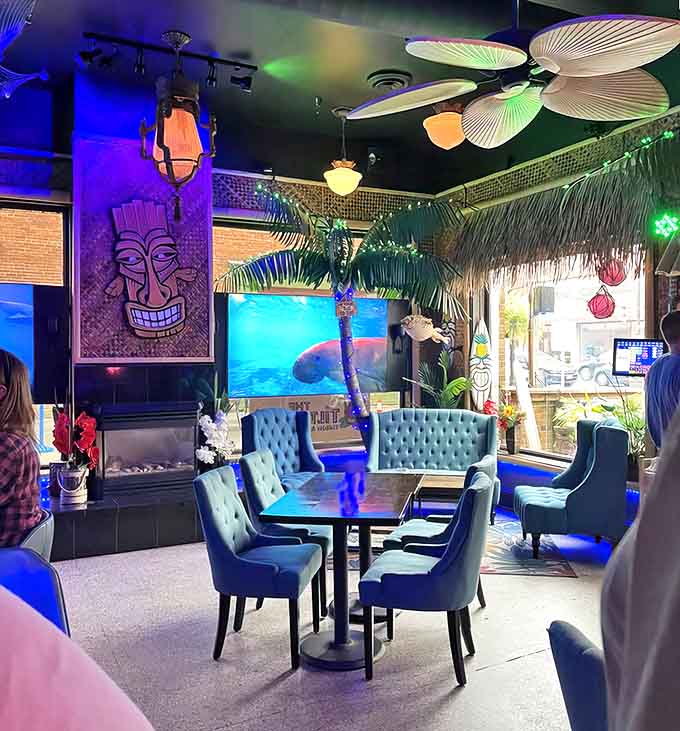 When food becomes a social event &ndash; colorful drinks, tasty bites, and good company transform an ordinary meal into something worth celebrating.