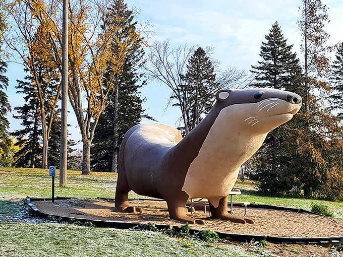This angle really captures Otto's impressive girth. Building him must have required concrete by the truckload and vision by the bucketful.