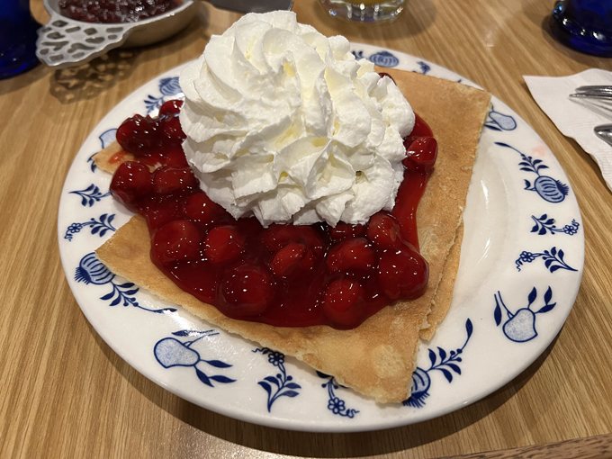 Al Johnson&rsquo;s Swedish Restaurant & Butik 3