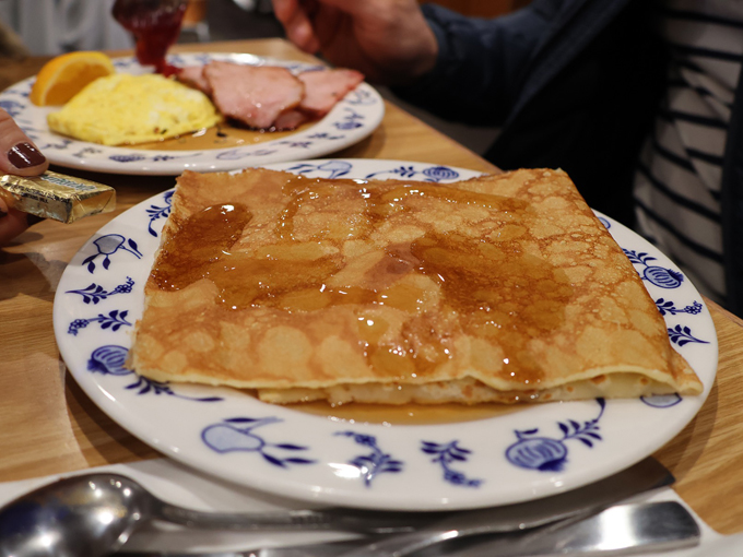 Al Johnson&rsquo;s Swedish Restaurant & Butik  4