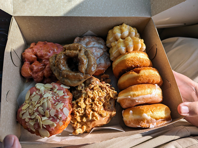 Apple Fritter Donut Shop (Ferndale)