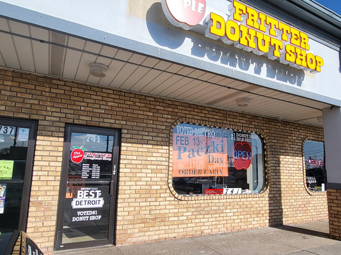 Apple Fritter Donut Shop (Ferndale)