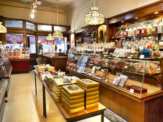 Beerntsen's Confectionary Inc (Manitowoc) 1