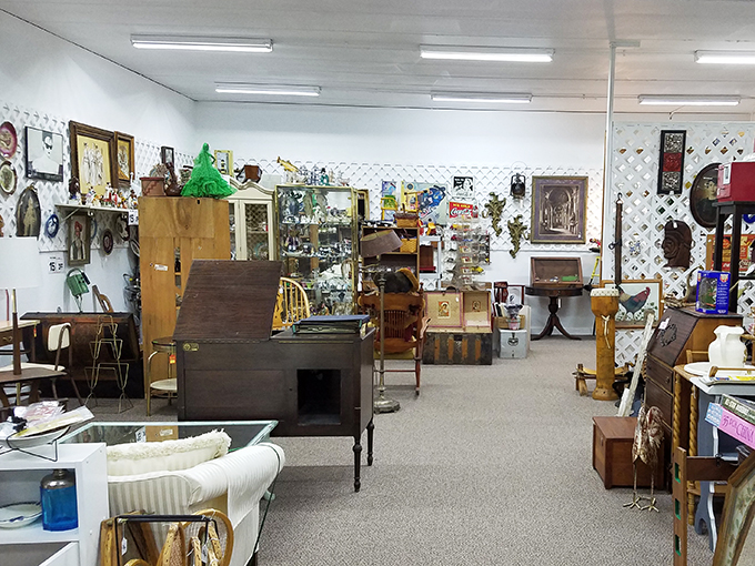 Benson Corners Antique Mall 4