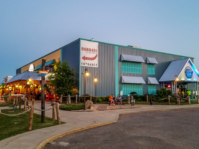 bobbers island grill 1