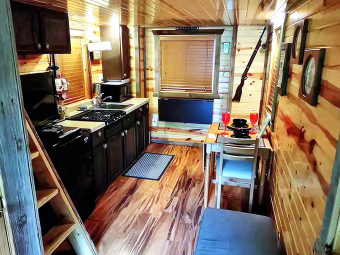 Captain Morgan's Pirate Ship Cabin 10